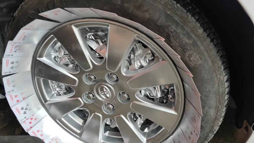 手工自喷漆修复汽车轮毂表面光亮从此焕然一新