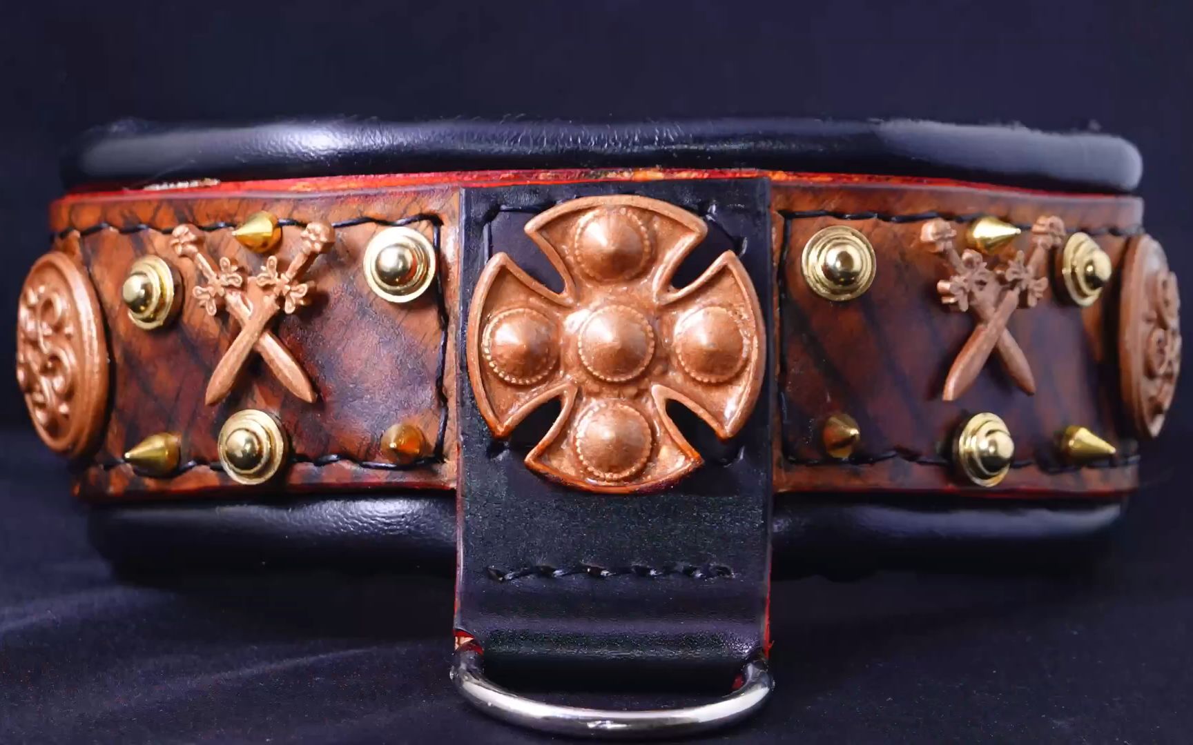 手工制作的皮革狗项圈