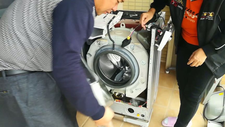 家电清洗老张全拆清洗小天鹅滚筒洗衣机,第二部分
