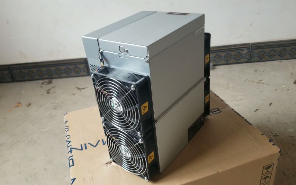 比特大陆的比特币蚂蚁矿机S17+开箱