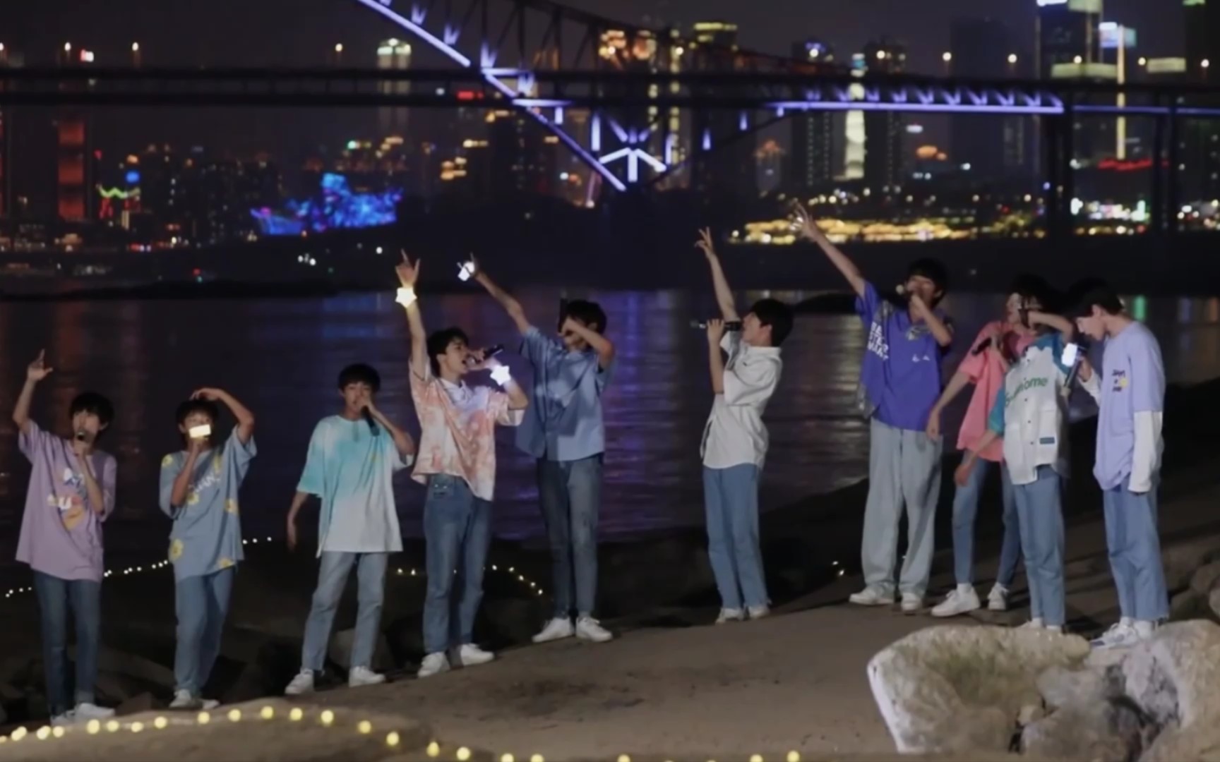 【TF家族三代】《想去海边》三代独特的氛围感/一起从嘉陵江唱到...