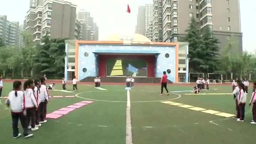 跳房子 体育课 一师一优课 部级优课 各位教师都应该看看.mp4