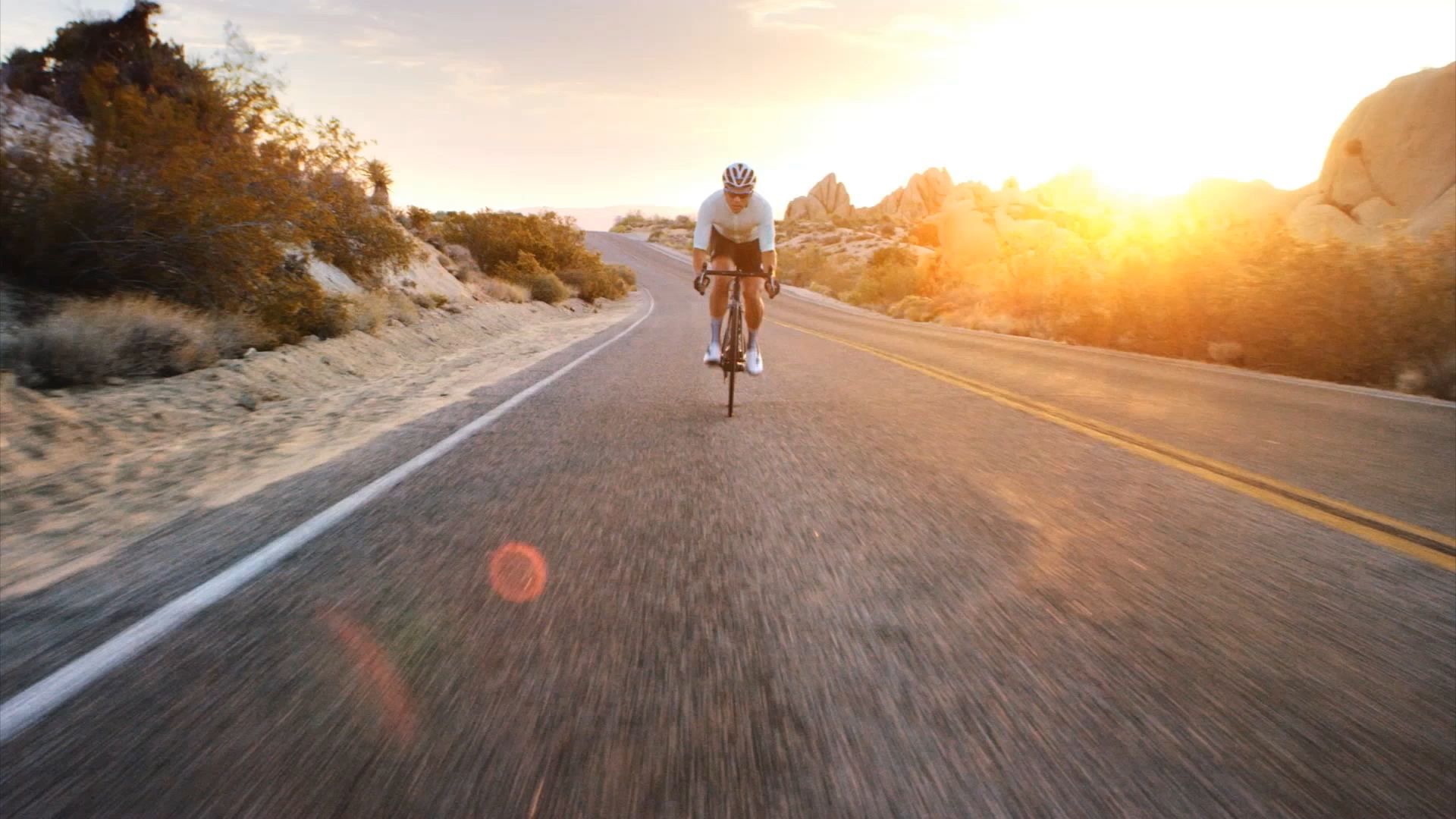小米的骑记R1碳纤维公路自行车,这是你要的SU2么?