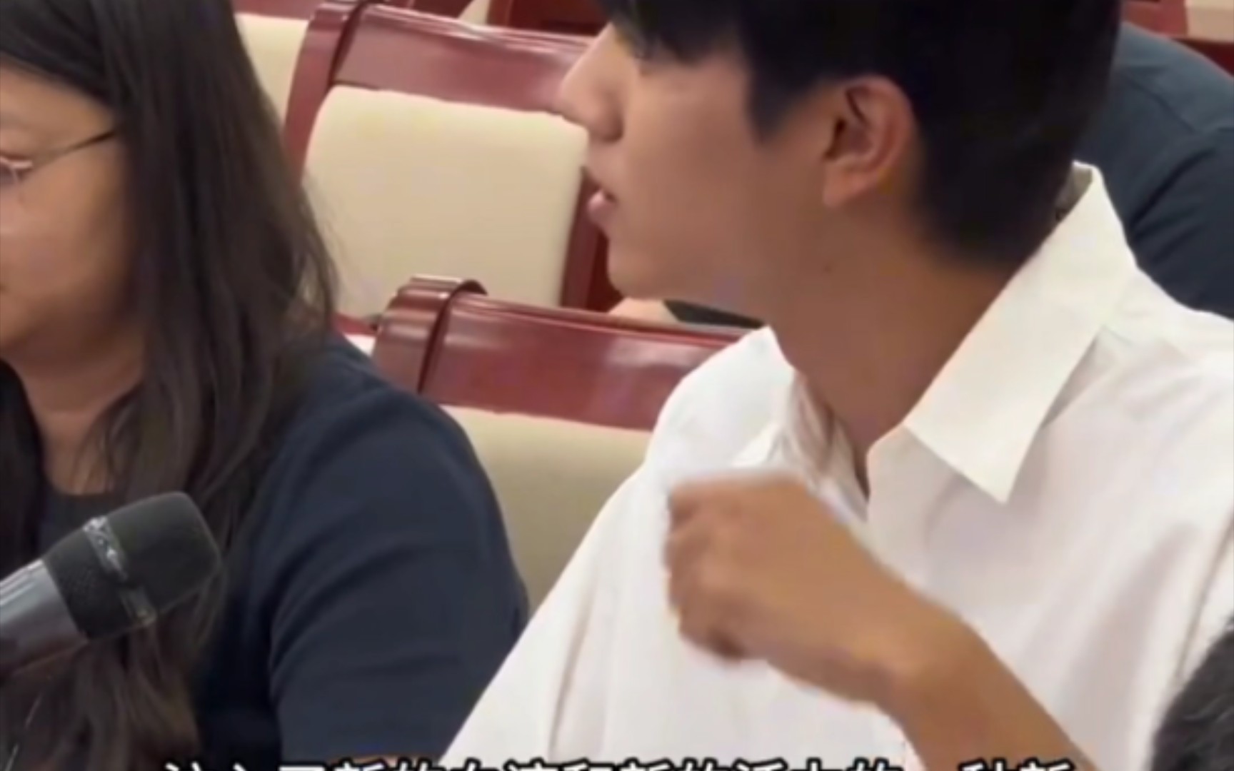 纪实节目(种地吧研讨会上)“种地小分队”代表赵一博畅谈节目体会