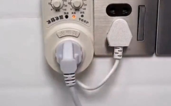 冰箱温控器通用冰柜伴侣定时机能保护开关电子冰箱温度控制器