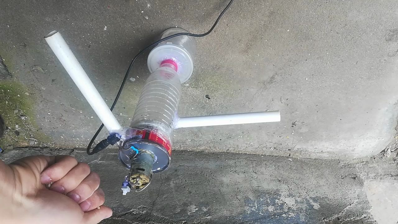 高效简易的旋风式吸尘器(试机视频)