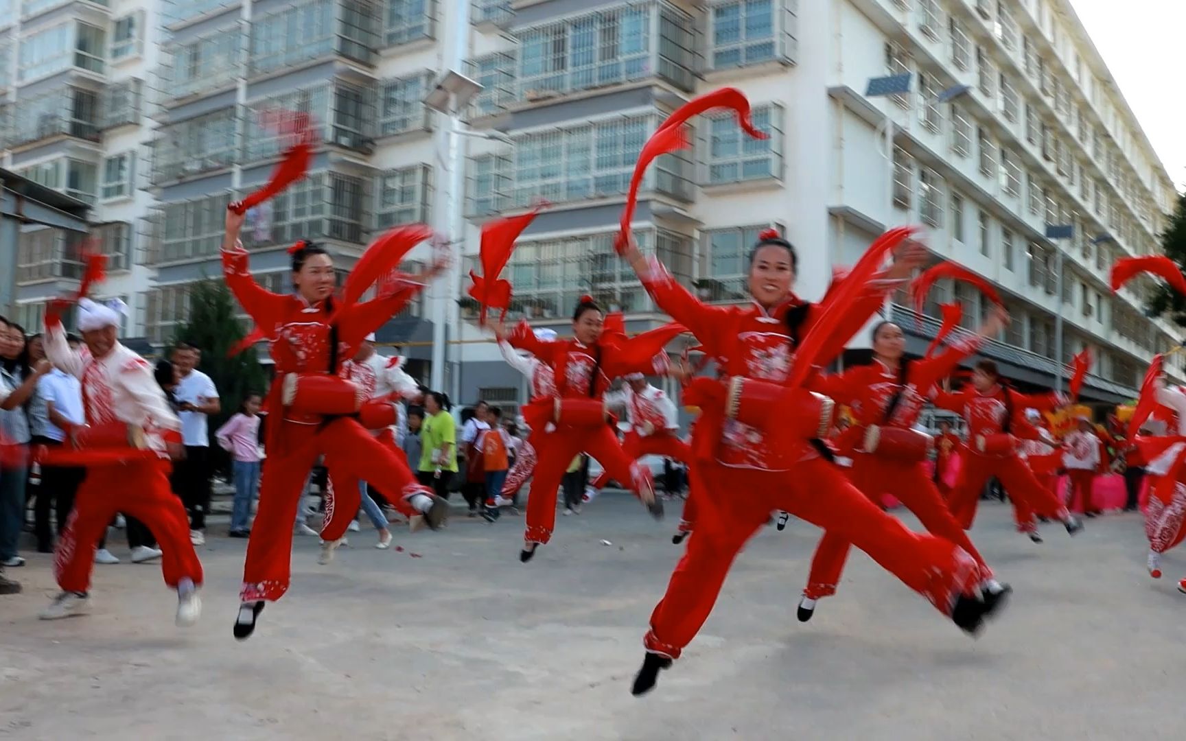 陕北霞姐弟弟,黄土兄弟胖星星结婚现场,安塞腰鼓表演助兴
