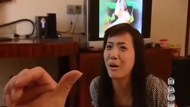 白色毒网:姑娘对毒品上瘾,为吸毒竟然干什么都行,真是害人啊