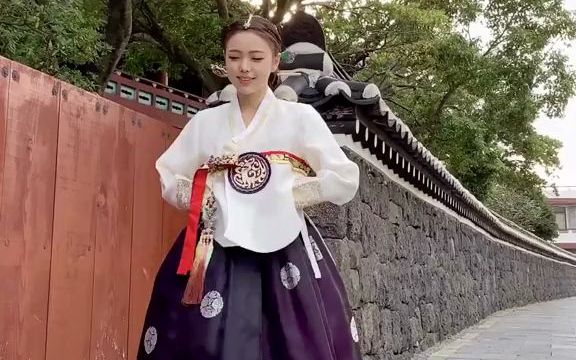 中国少数民族朝鲜族礼仪向祖国致敬#朝鲜族#公主鞠躬礼仪#接力告白...