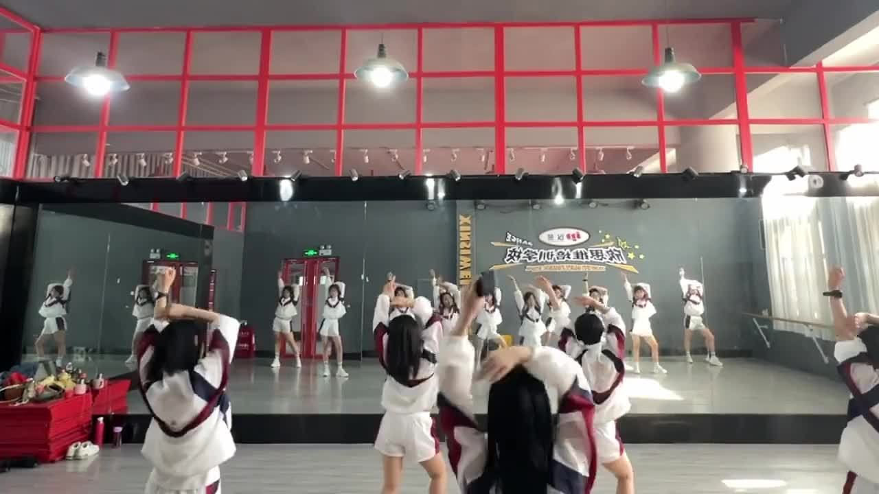 给单位排练的啦啦操,有需要的可以拿去用#啦啦操 #成人零基础舞蹈.