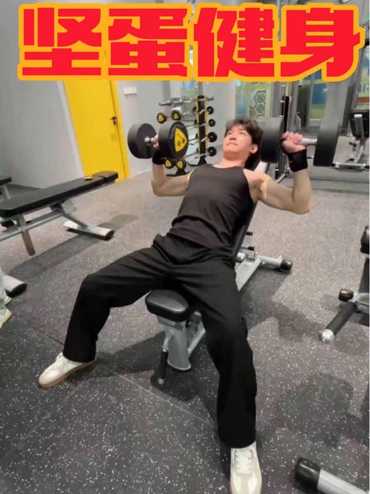 别再花大几千办健身卡了,新店开业福利,月卡99,季卡379,年卡998.7,...