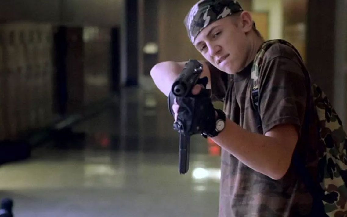 【山姆】戛纳电影节金棕榈奖,真实事件改编,两个学生带枪把全学校...