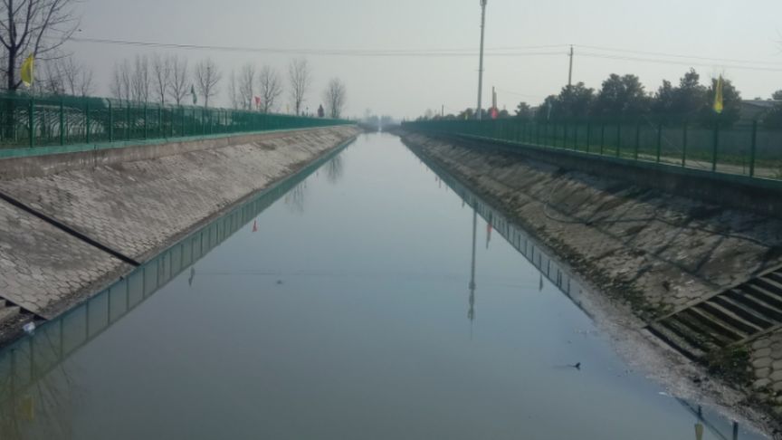 城市生活污水的排放,对环境的影响非常大,政府下狠心进行整治!