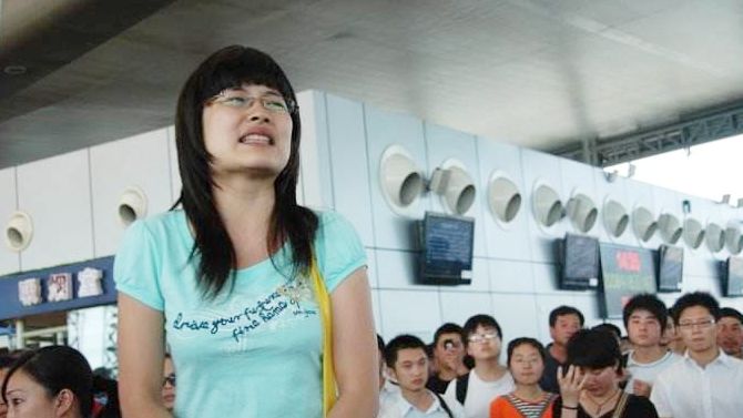 中国“最霸气”的火车站,8字标语振奋人心,引人潸然泪下!