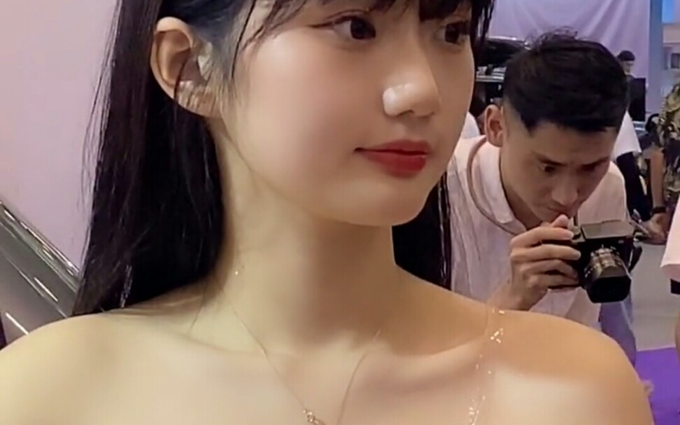美女车模小熊车展摄影