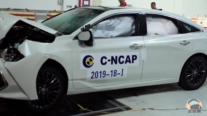 一汽丰田亚洲龙CNCAP碰撞测试。一汽丰田也申请了亚洲龙的中保研...