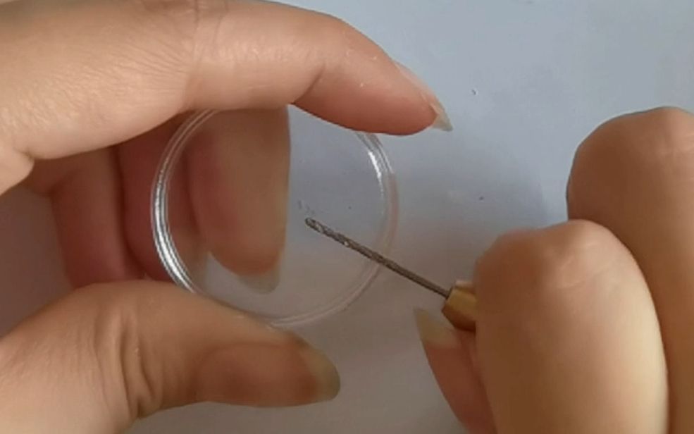 【流麻教程】教你如何手动用电动打孔器钻孔