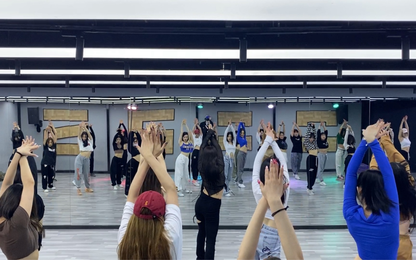 【Oops舞蹈中心】零基础学爵士真的不难?!这么多漂亮的舞蹈小白都...