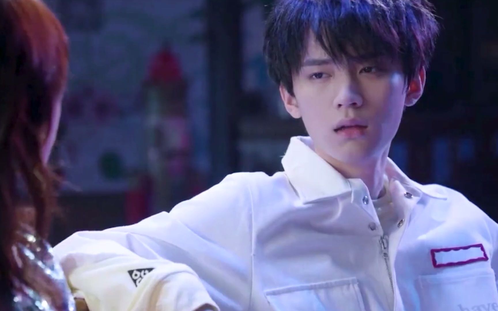 你微笑时很美:艾佳&陈今阳 年下恋就是甜吖!时时都要贴贴!