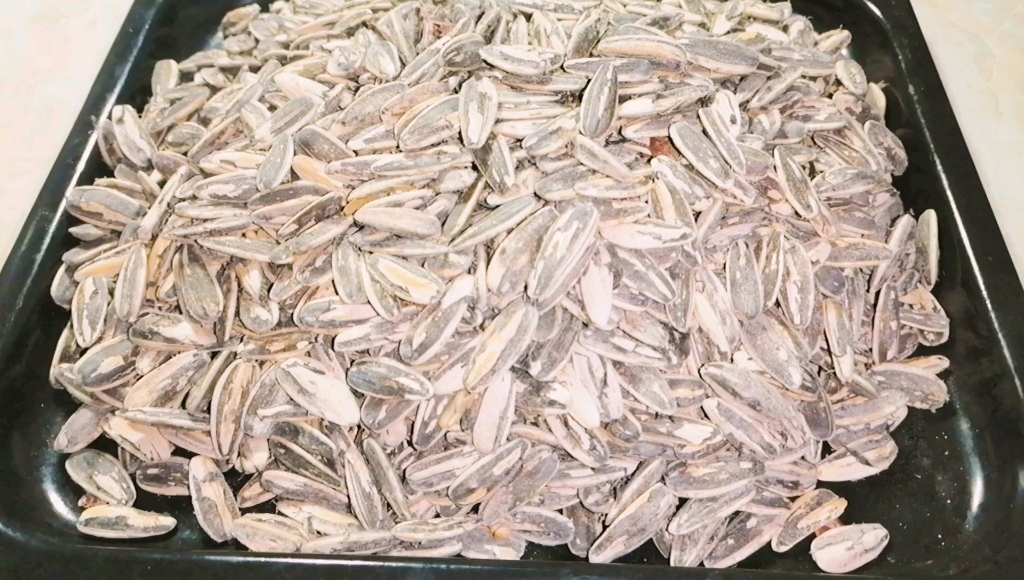 手把手教您在家制作五香瓜子,没有任何添加,特别入味,太简单了