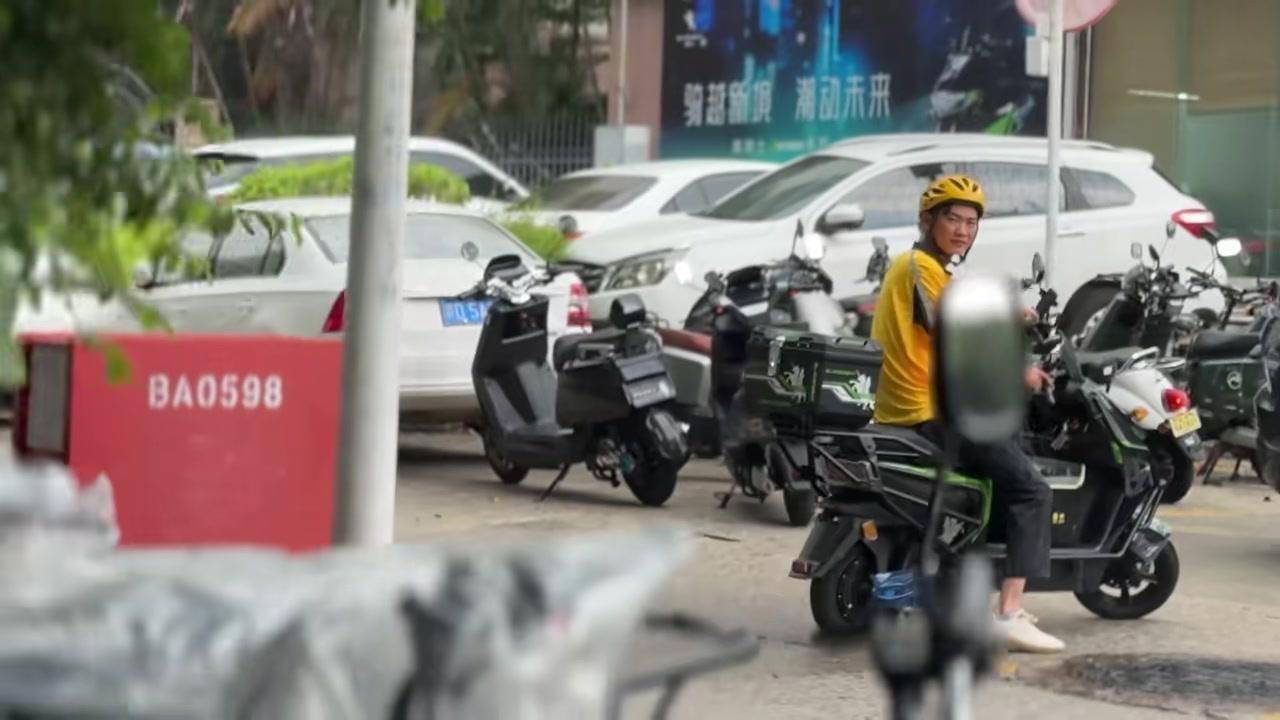 9月28日,"2025感动深圳·我的深圳故事--第二十二届深圳关爱行动分享...