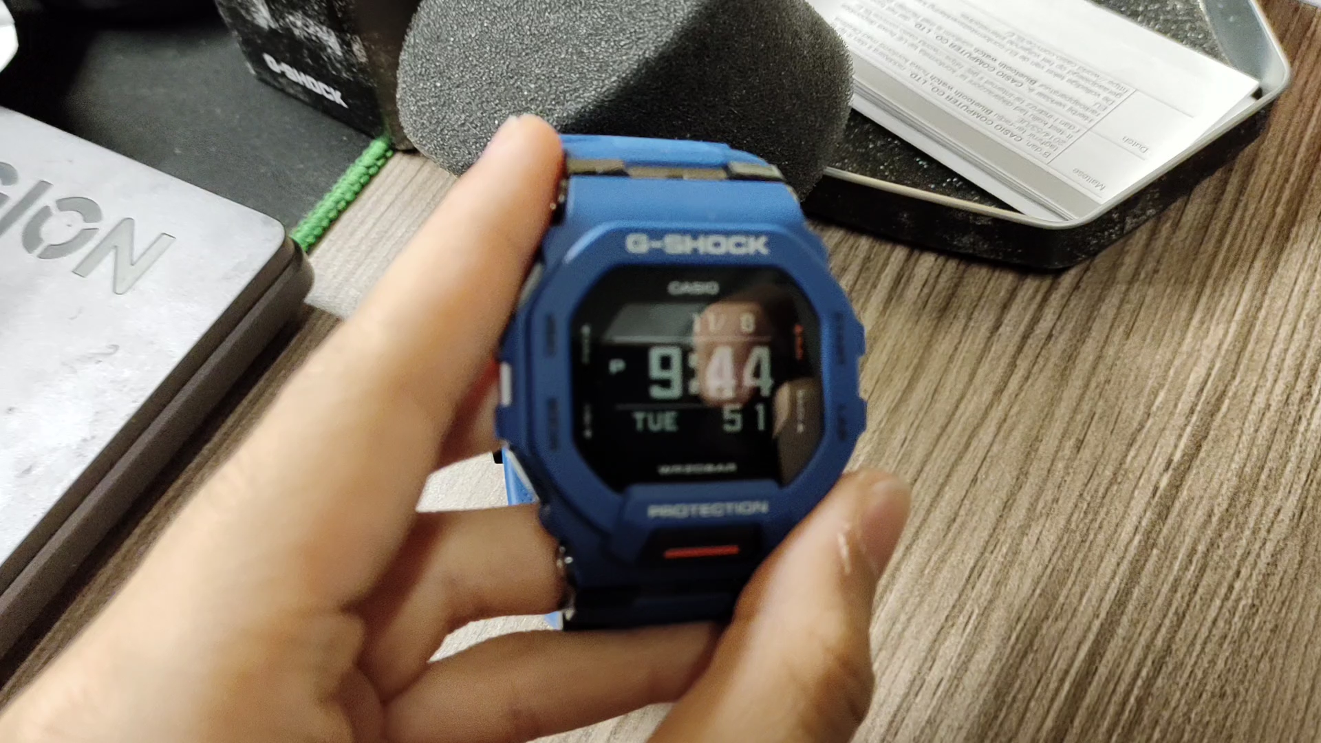 大学换新表了,纪念一下。从初中到现在,祖孙三代都是卡表。