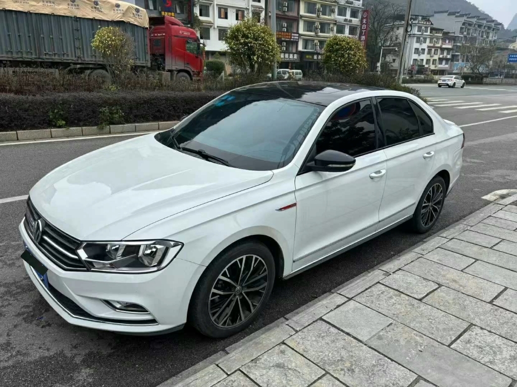 【品牌车型】大众 宝来 2017款 230TSI DSG运动版 【上牌日期】2017...