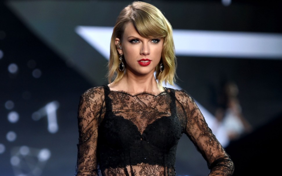 霉霉Taylor Swift 2014年12月2日维密表演“Style”!这位模特请放下你...