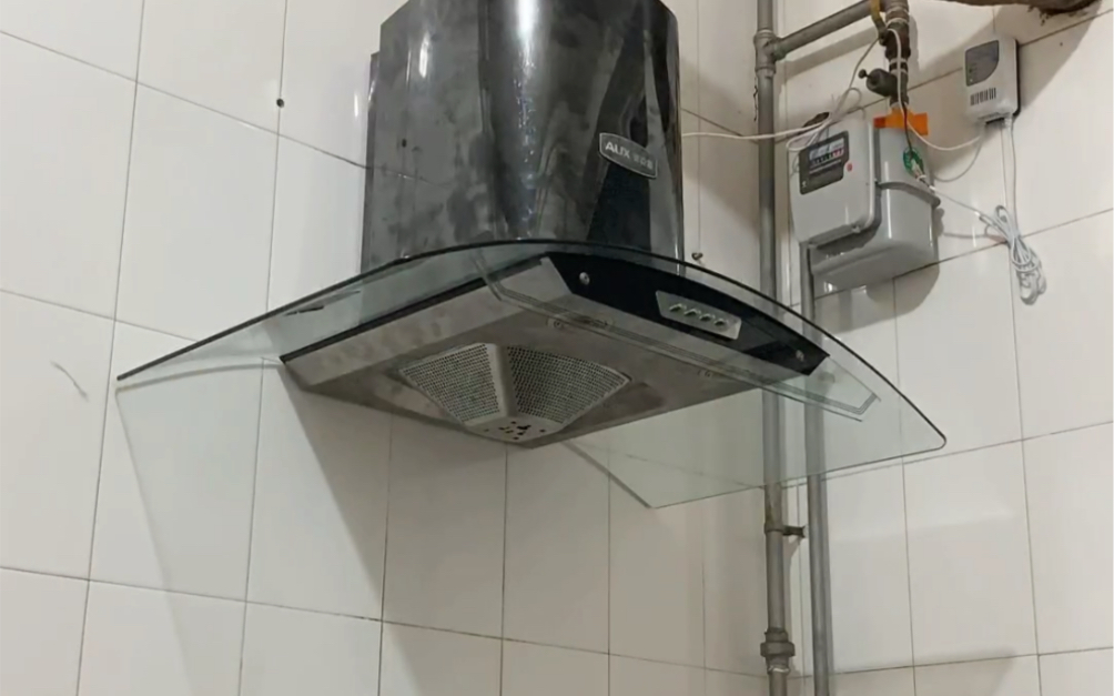 修一修吸油烟机吧,更换新的电机
