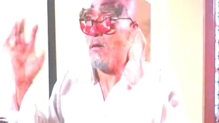 卓别林石天和酒鬼闯入丁府想剃丁爷的眉毛,结果把自己给剃了