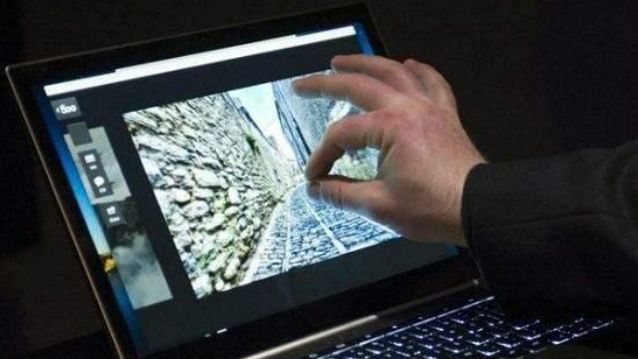 不用换屏幕,如何让普通的电脑屏幕秒变触屏?