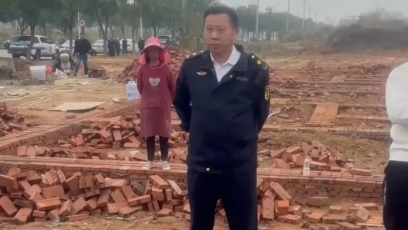 城管和永安乡执法大队耕地现场