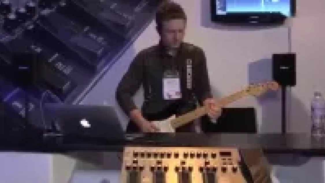Roland罗兰Boss电吉他综合效果器ME-80专业舞台乐句循环LOOP单块