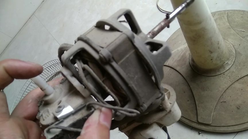 风扇不转启动困难嗡嗡响,多数是电机某部位的故障,拆电机对比