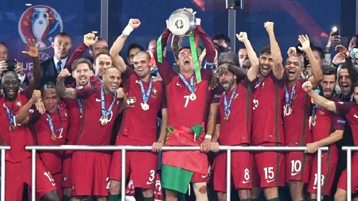 2016年欧洲杯纪录片!C罗率领葡萄牙夺冠,冰岛的维京战吼等等!