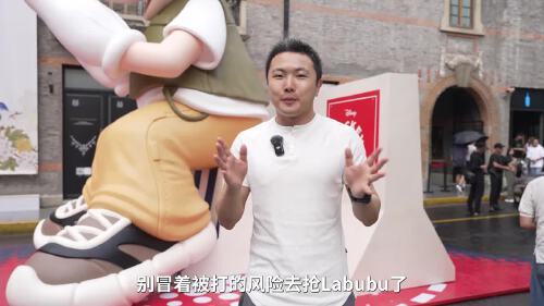 别挤Labubu了!Smart米奇艺术车空降魔都,打卡秒出大片!