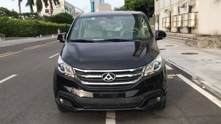 大通七座商务车，上牌2016年6月，车况精品，现特价处理