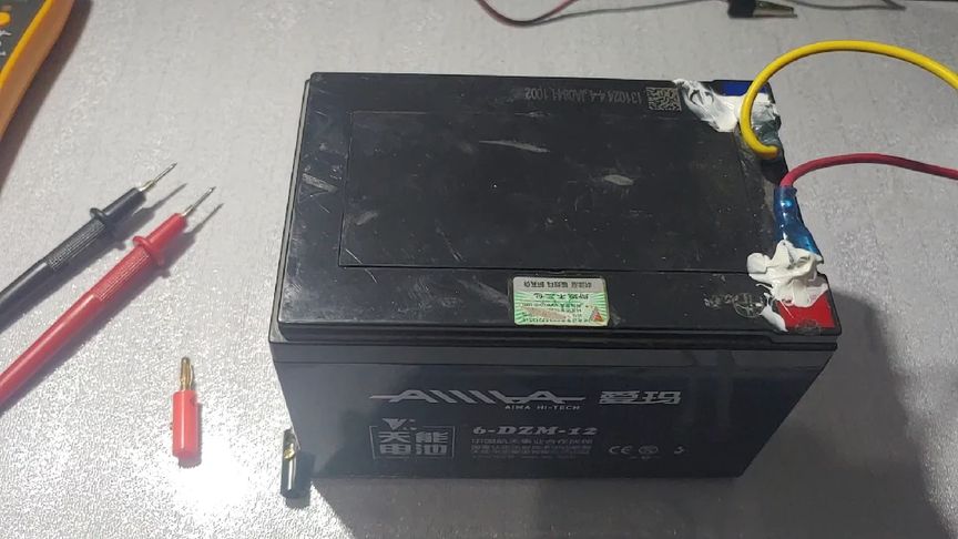 电瓶车废旧电池加逆变器做的电源可以用太阳能板充电,太方便了