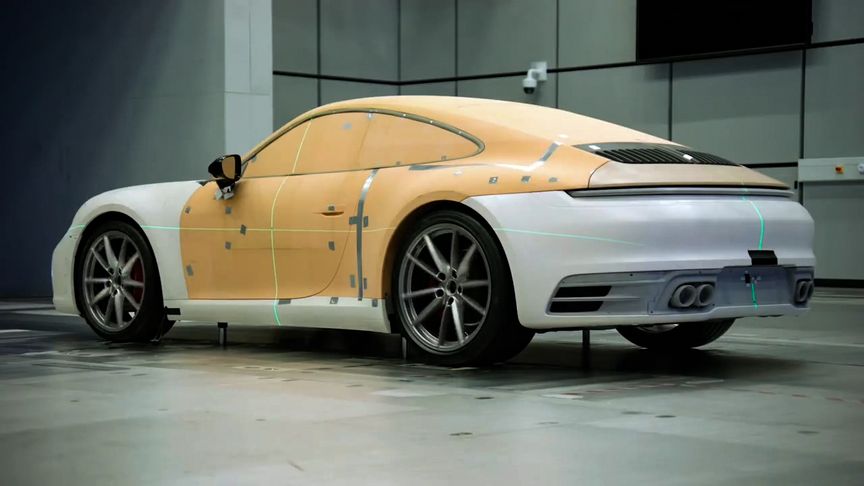 保时捷911工厂手工制作汽车外观模型,从里到外都是泥巴做的