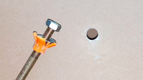 怎么给普通的螺丝加上膨胀的效果?教你一招,再不用买膨胀螺丝了