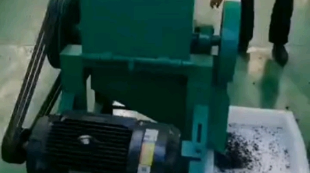 粉碎机结构简单,安装使用维修方便,使用范围广等特点。