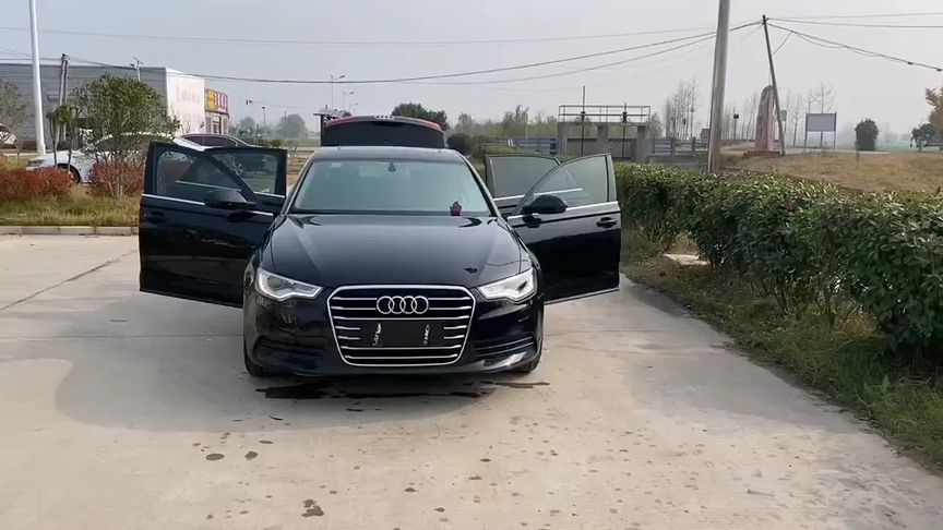 14年奥迪A6,2.0T高配,天窗,多功能方向盘,换挡拨片