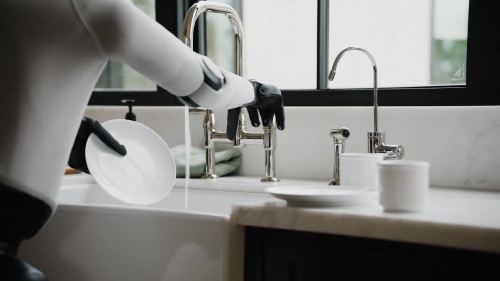 进化真快,Figure的机器人已经学会刷盘子了,未来家庭的好帮手