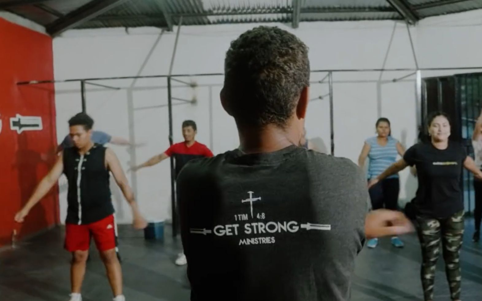 【中文字幕】How One Person Changed a Community With CrossFit—...