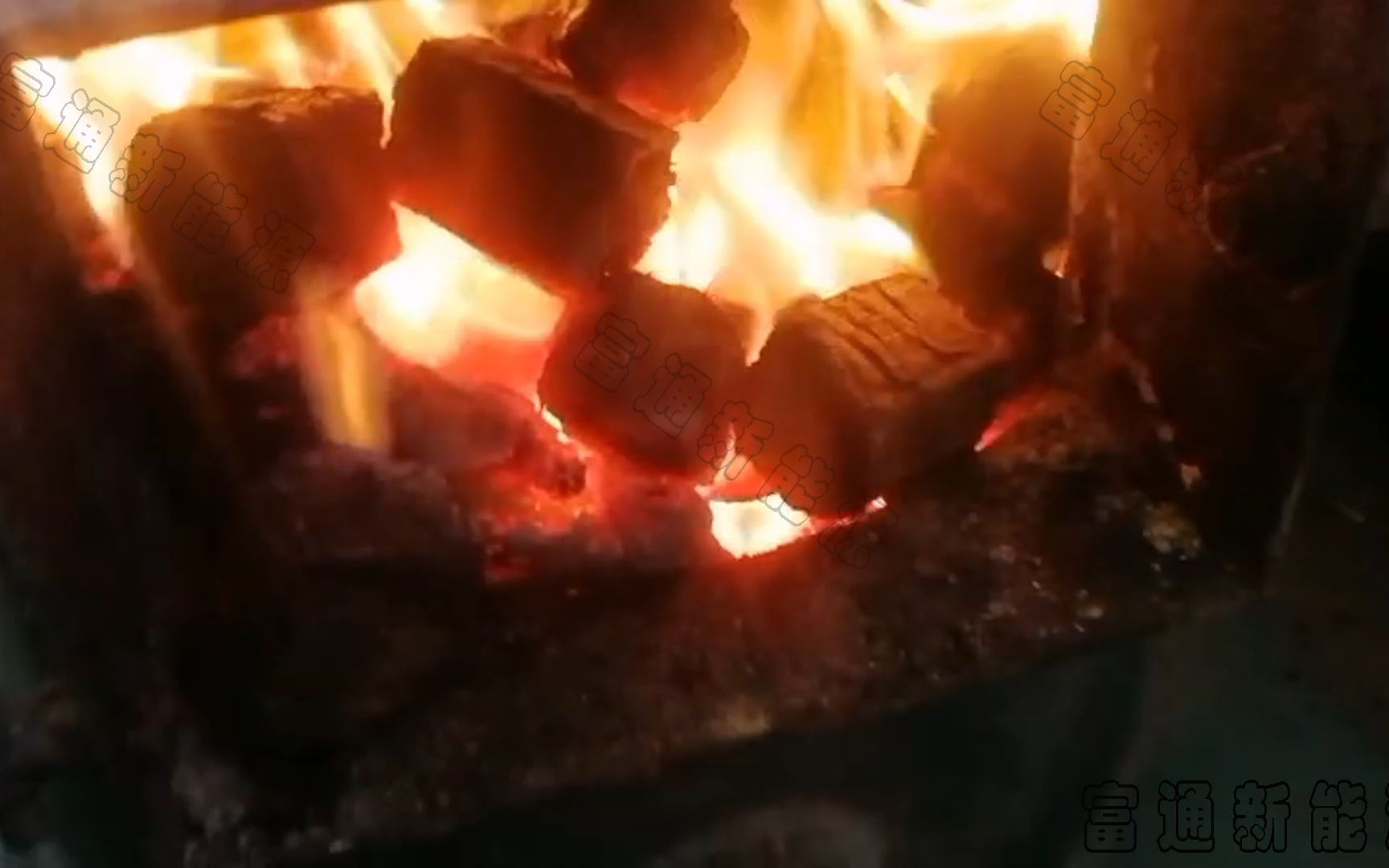 牛粪作为生物质压块燃料有哪些优点?牛粪压块机牛粪压缩机牛煤机...