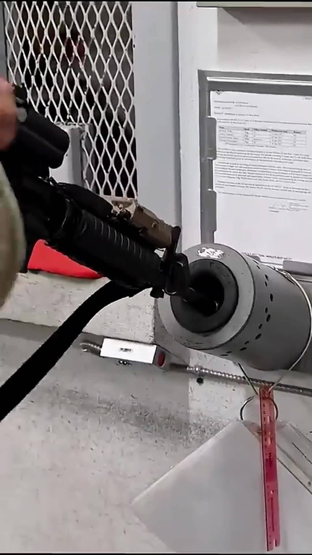 如何安全地清理枪支