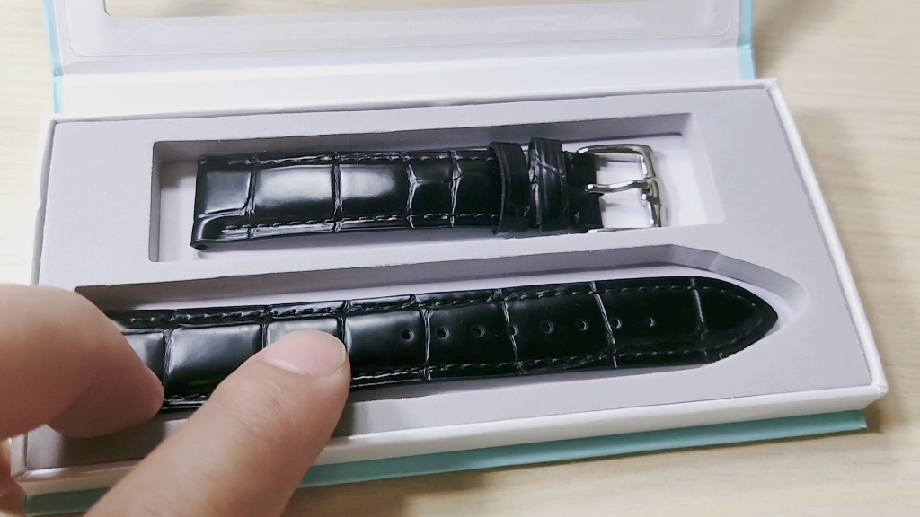 这才是真正的全牛皮表带。