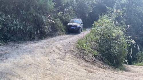 长城H3挑战成佛坡一把过弯