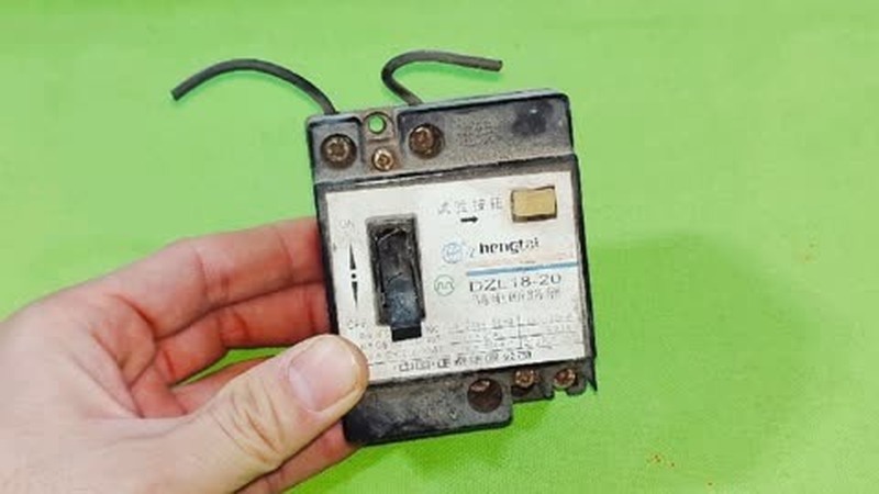 淘汰的漏电断路器别扔,这个东西不管收废品的给你多少钱,都别卖