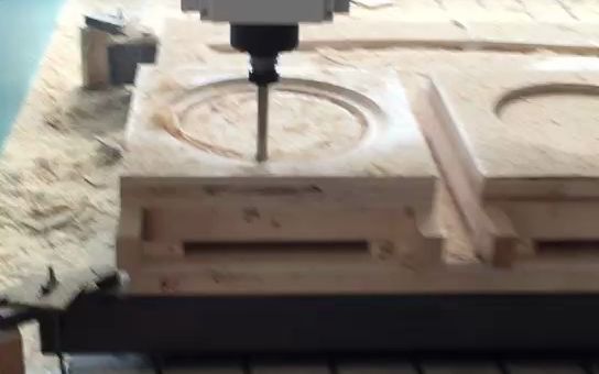 加工木模离不开数控机床,你看这是济南星辉木模机床在工作中